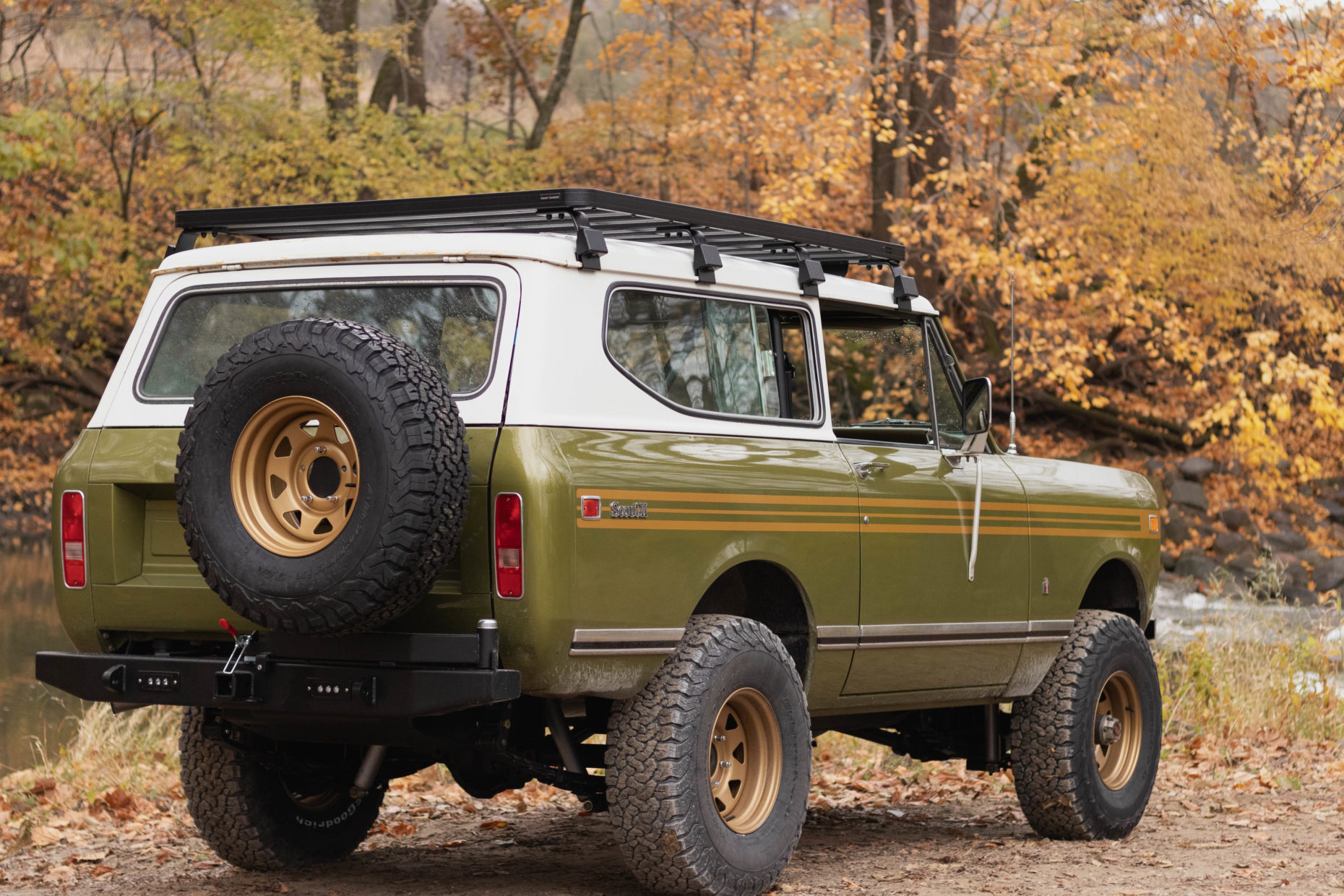 Runner Series | Bespoke International Scouts | New Legend 4x4