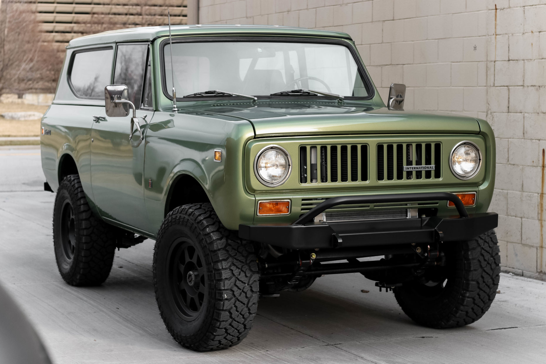 Runner Series | Bespoke International Scouts | New Legend 4x4